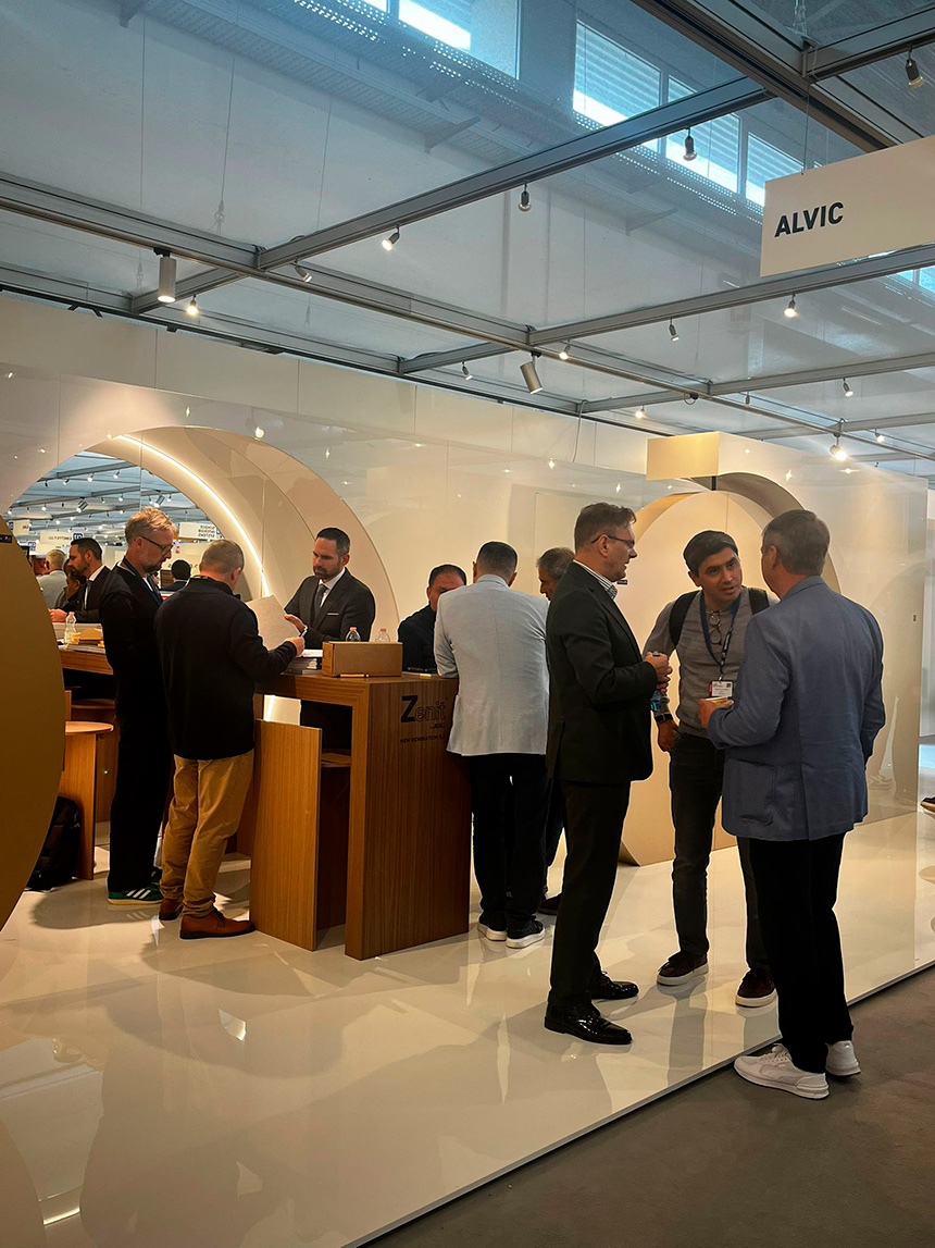 Alvic sorprende en SICAM 2025 con su stand y sus colecciones